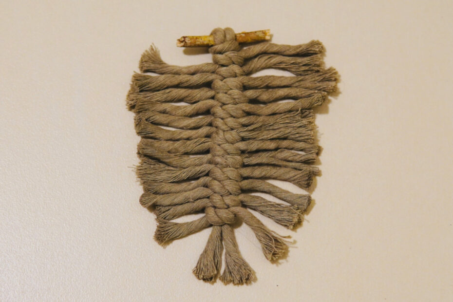 Makramee Feder Anleitung - 3 Möglichkeiten - MakrameeWelt