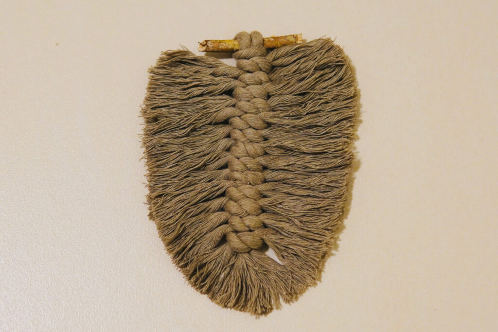 Makramee Feder Anleitung - 3 Möglichkeiten - MakrameeWelt