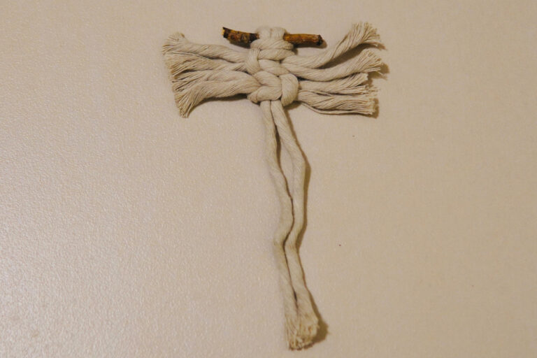 Makramee Feder Anleitung - 3 Möglichkeiten - MakrameeWelt