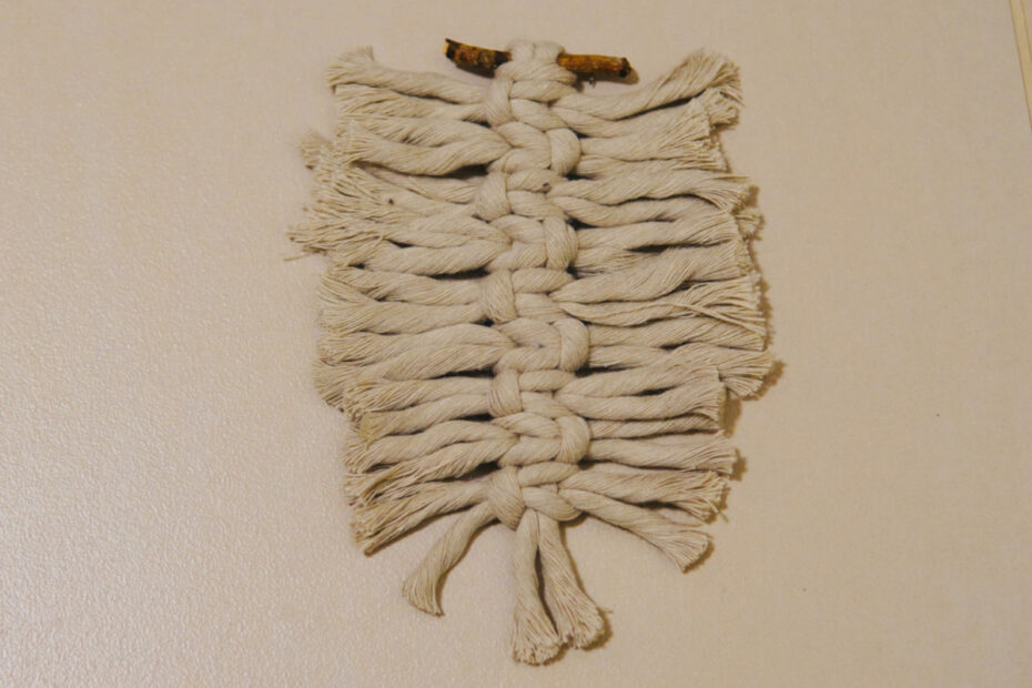 Makramee Feder Anleitung - 3 Möglichkeiten - MakrameeWelt