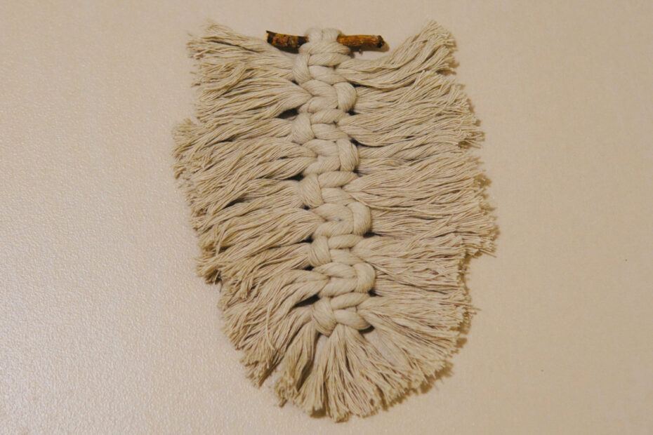 Makramee Feder Anleitung - 3 Möglichkeiten - MakrameeWelt